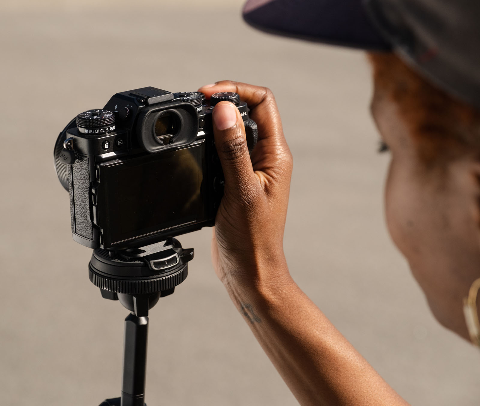 Peak Design's New Micro Clutch is a Minimalist Camera Hand Strap ...