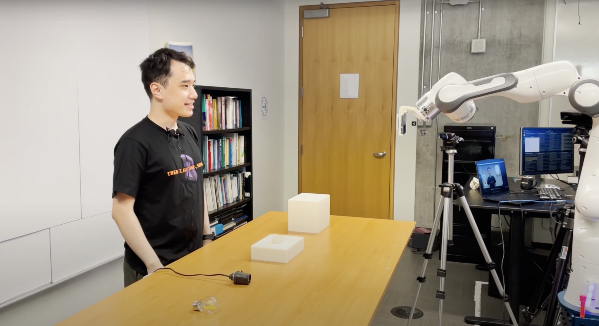 This Robot Camera Can Film 'How-To' Tutorial Videos | PetaPixel