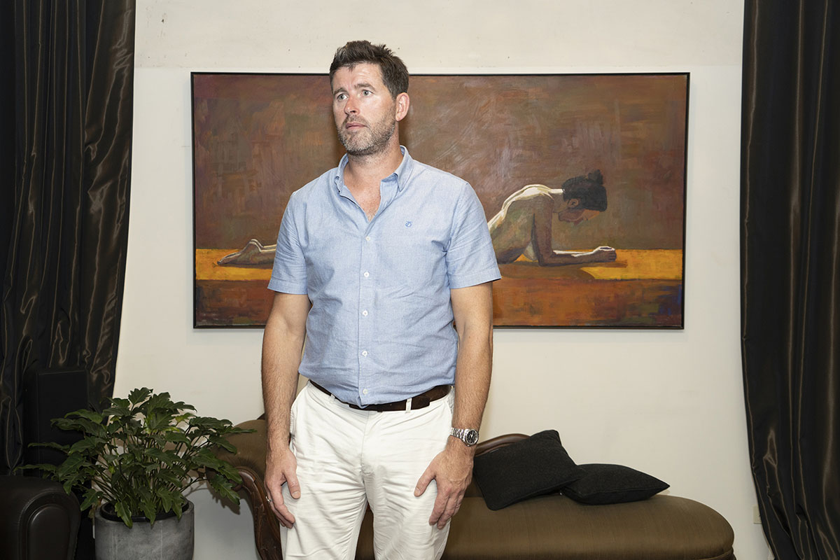 Photographer Uses Tinder to Meet Portrait Subjects | PetaPixel