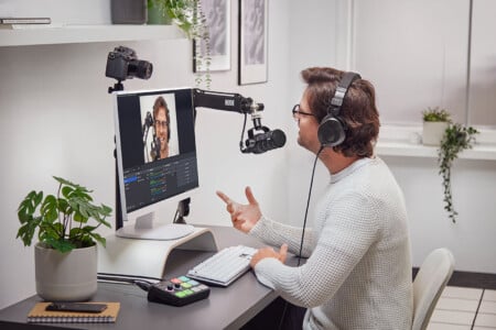Rode's New PodMic USB Works With Both a USB and XLR Connection | PetaPixel