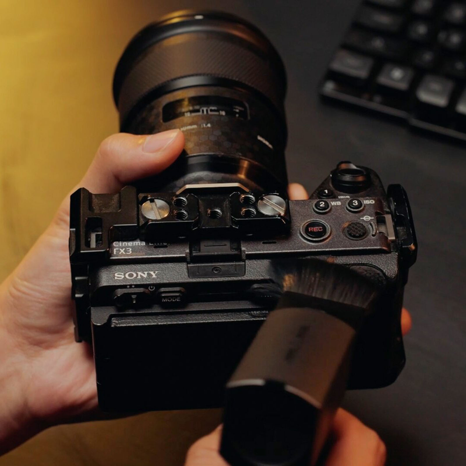 VSGO's $120 Air Blower is Powerful, Sleek, and Expensive | PetaPixel