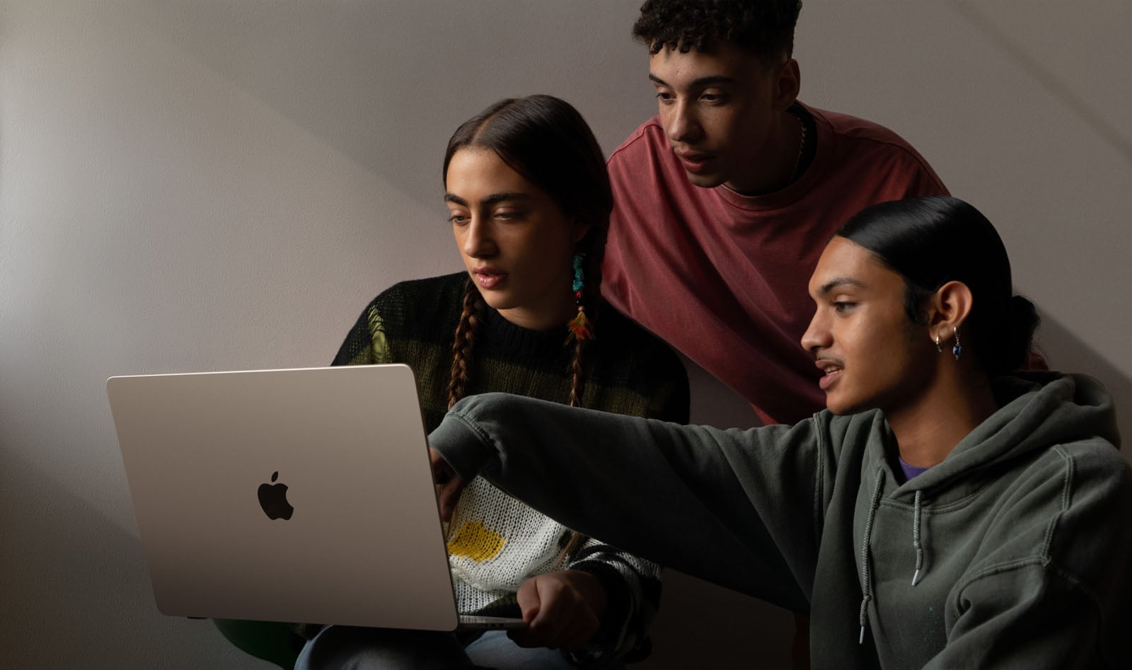 Apple's New 15-inch MacBook Air is the World's Thinnest 15-inch Laptop ...