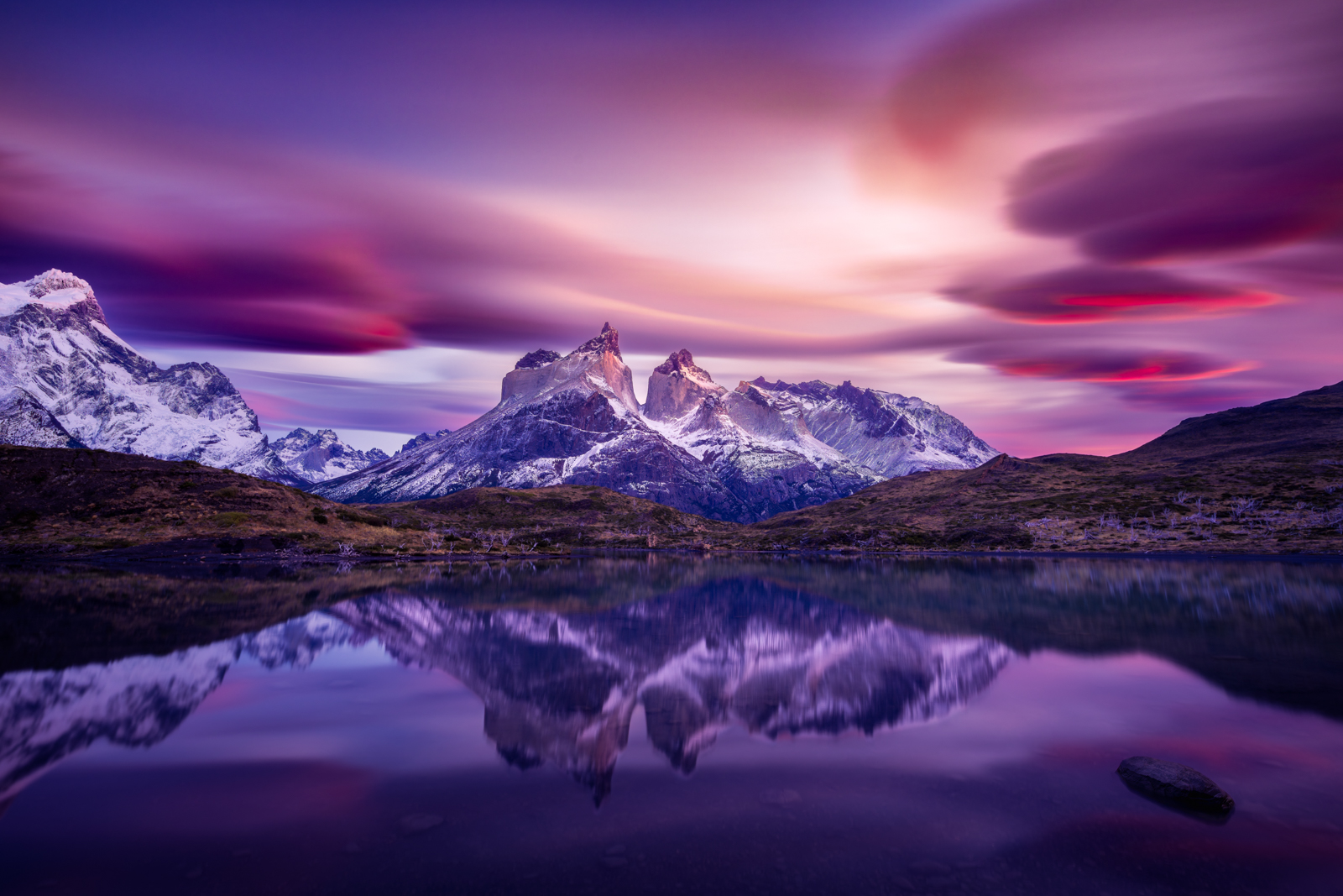 Photographer Captures Gorgeous Photos of Fall Colors in Patagonia ...