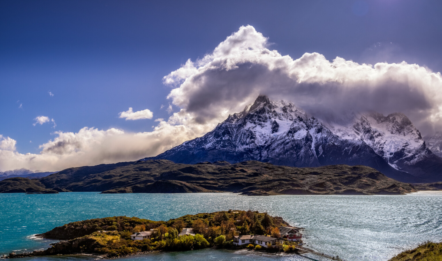 Photographer Captures Gorgeous Photos of Fall Colors in Patagonia ...