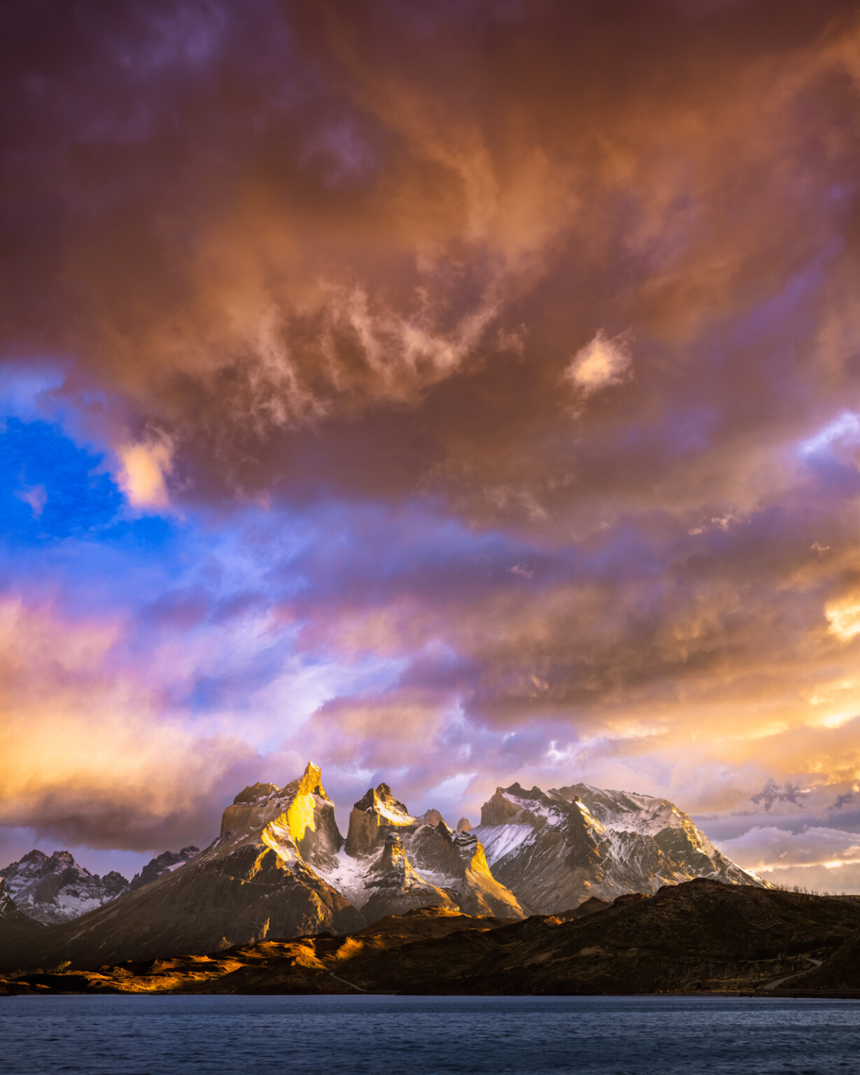 Photographer Captures Gorgeous Photos of Fall Colors in Patagonia ...