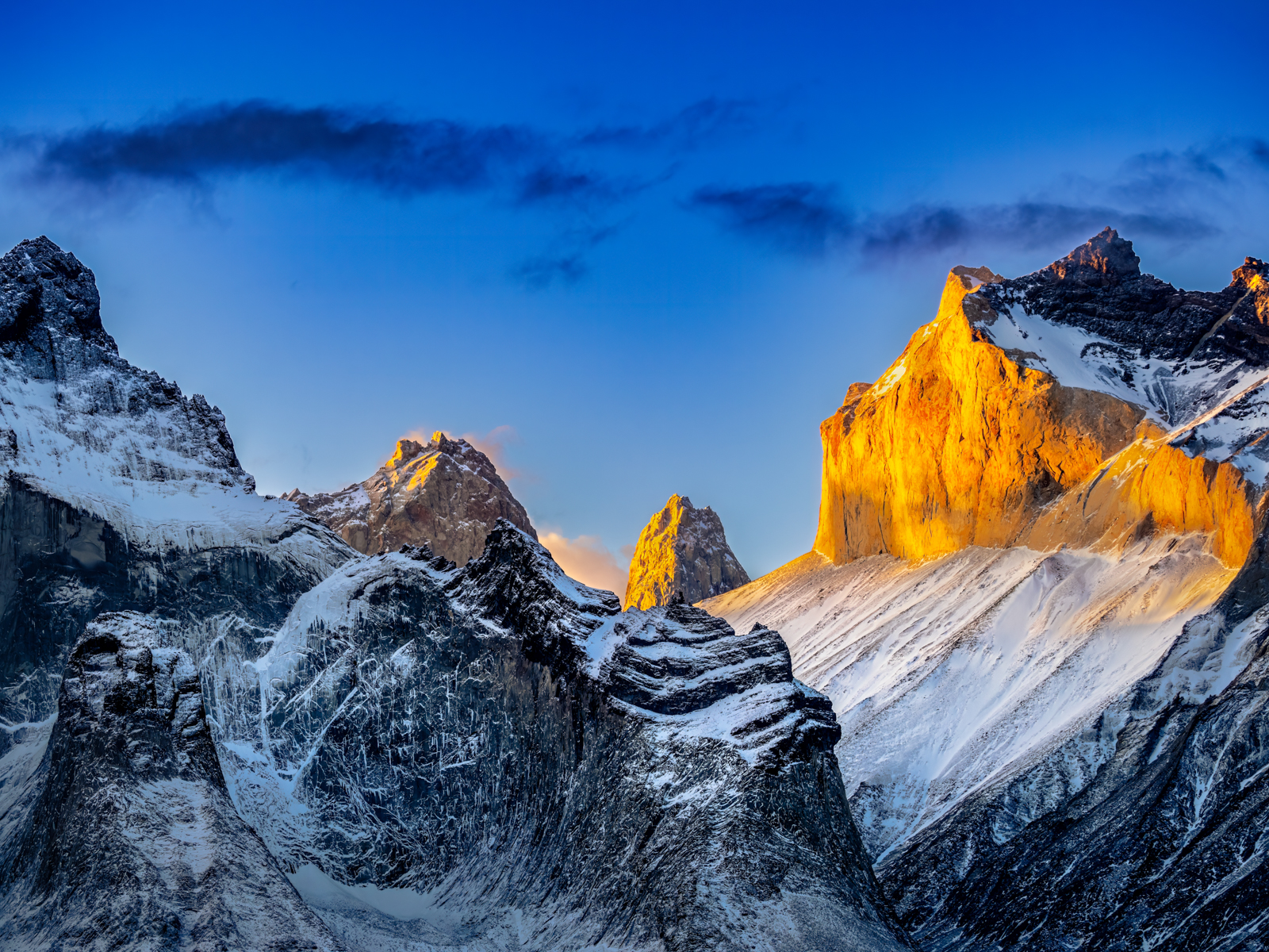 Photographer Captures Gorgeous Photos of Fall Colors in Patagonia ...