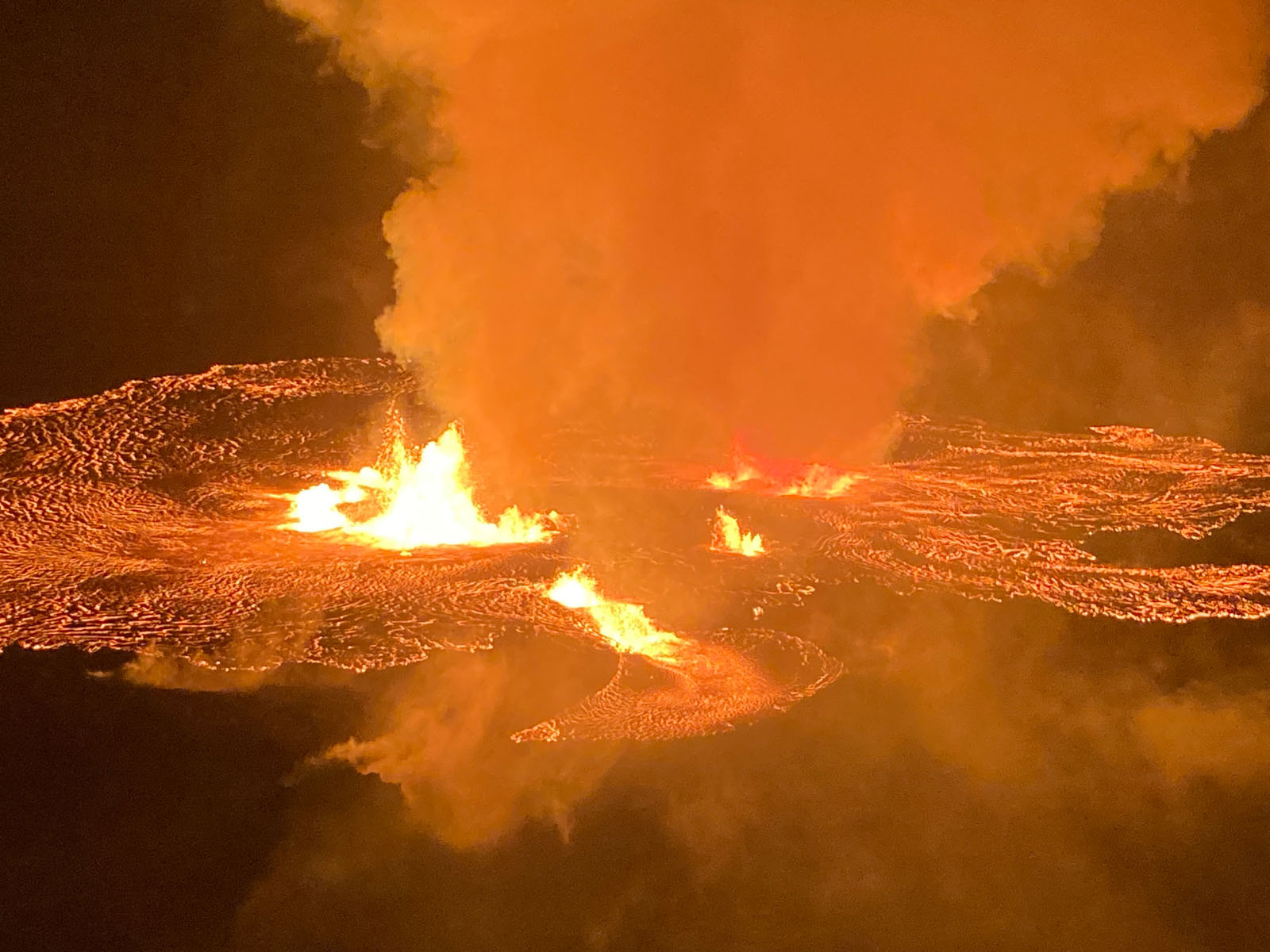 Hawaii’s Kilauea Volcano Erupts, Moment Caught on Camera | PetaPixel