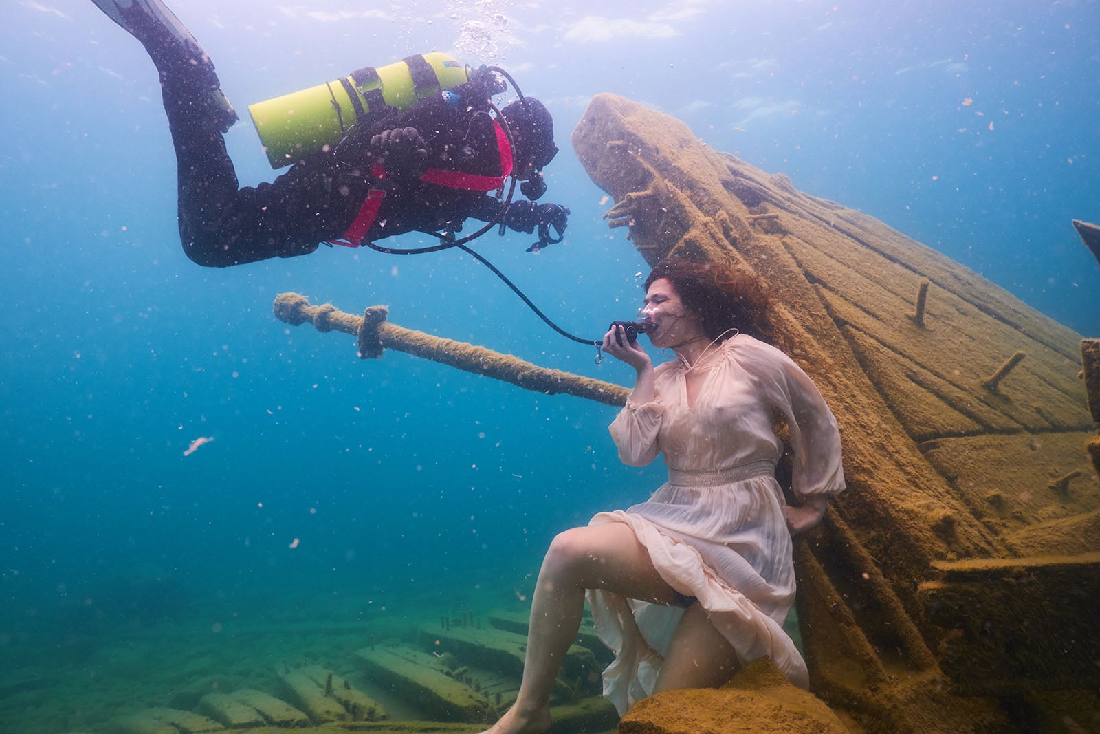 Photographer Sets Record for Deepest Underwater Photo Shoot | PetaPixel