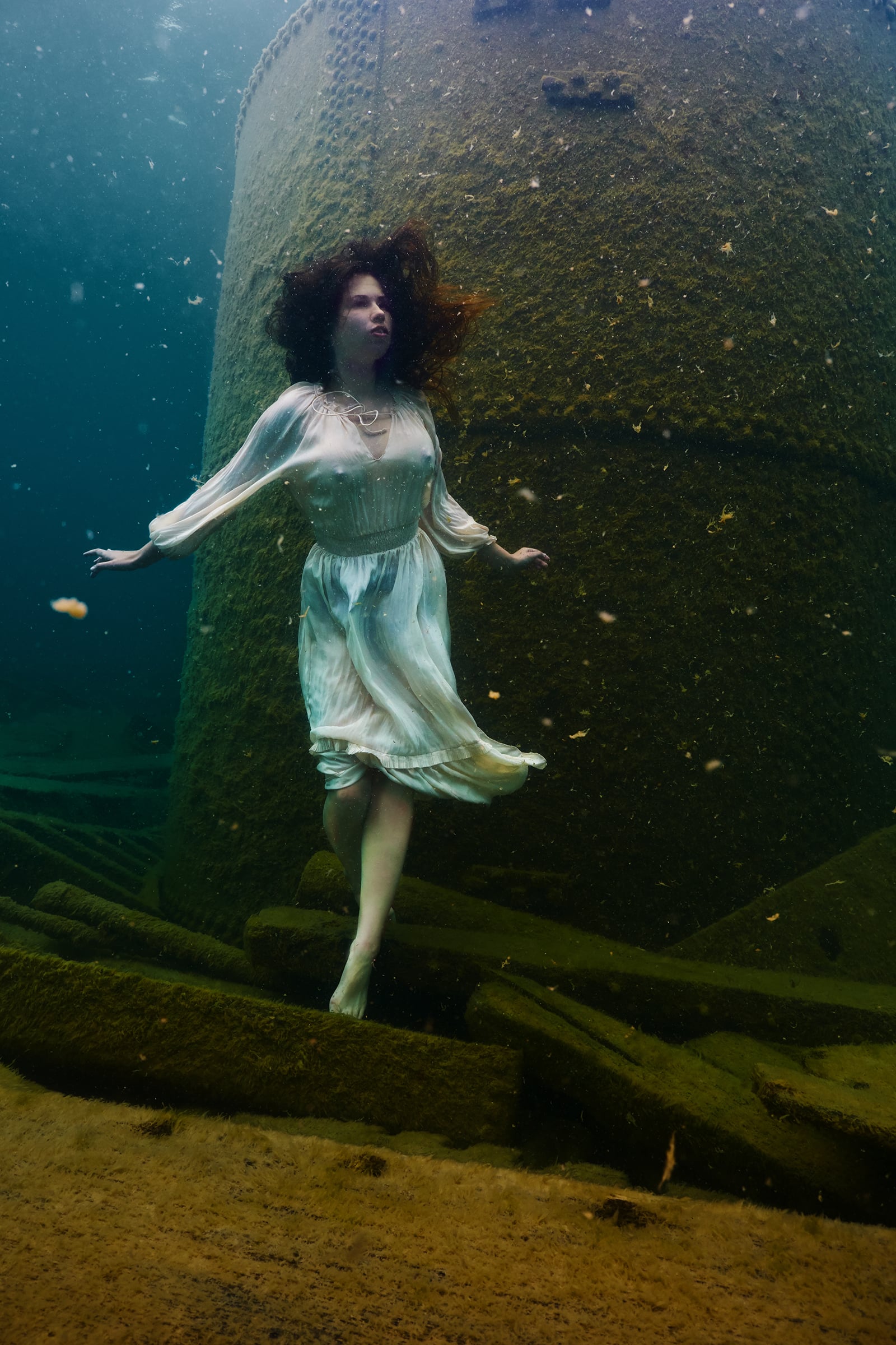Photographer Sets Record for Deepest Underwater Photo Shoot | PetaPixel