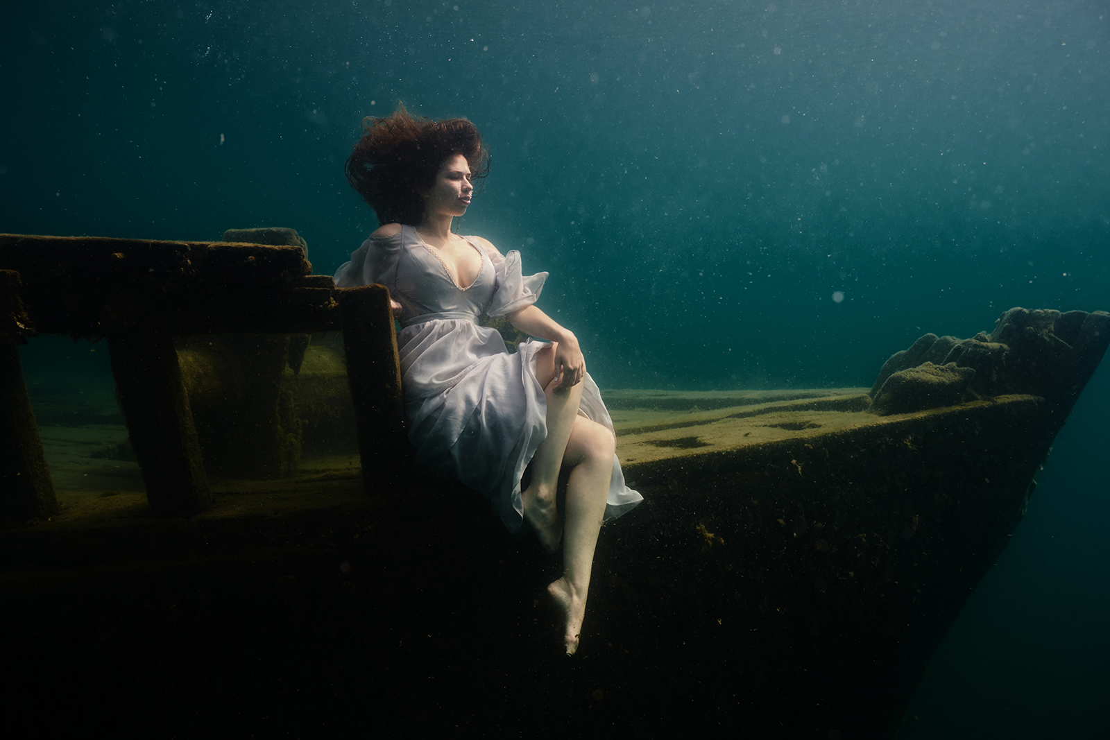 Photographer Sets Record for Deepest Underwater Photo Shoot | PetaPixel