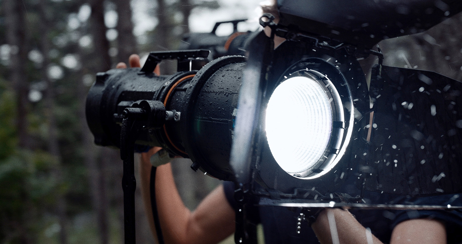 The Maxima 6 GaN is a Color-Accurate Blisteringly Bright 68,000 Lumens ...