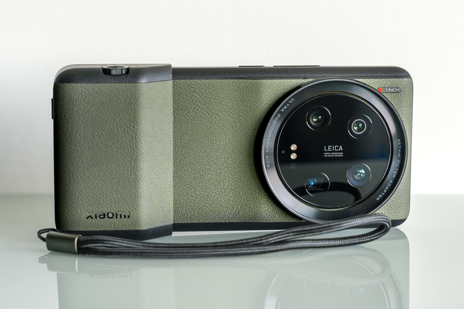 Xiaomi 13 Ultra Review: A Camera That Happens to Have a Phone Attached ...