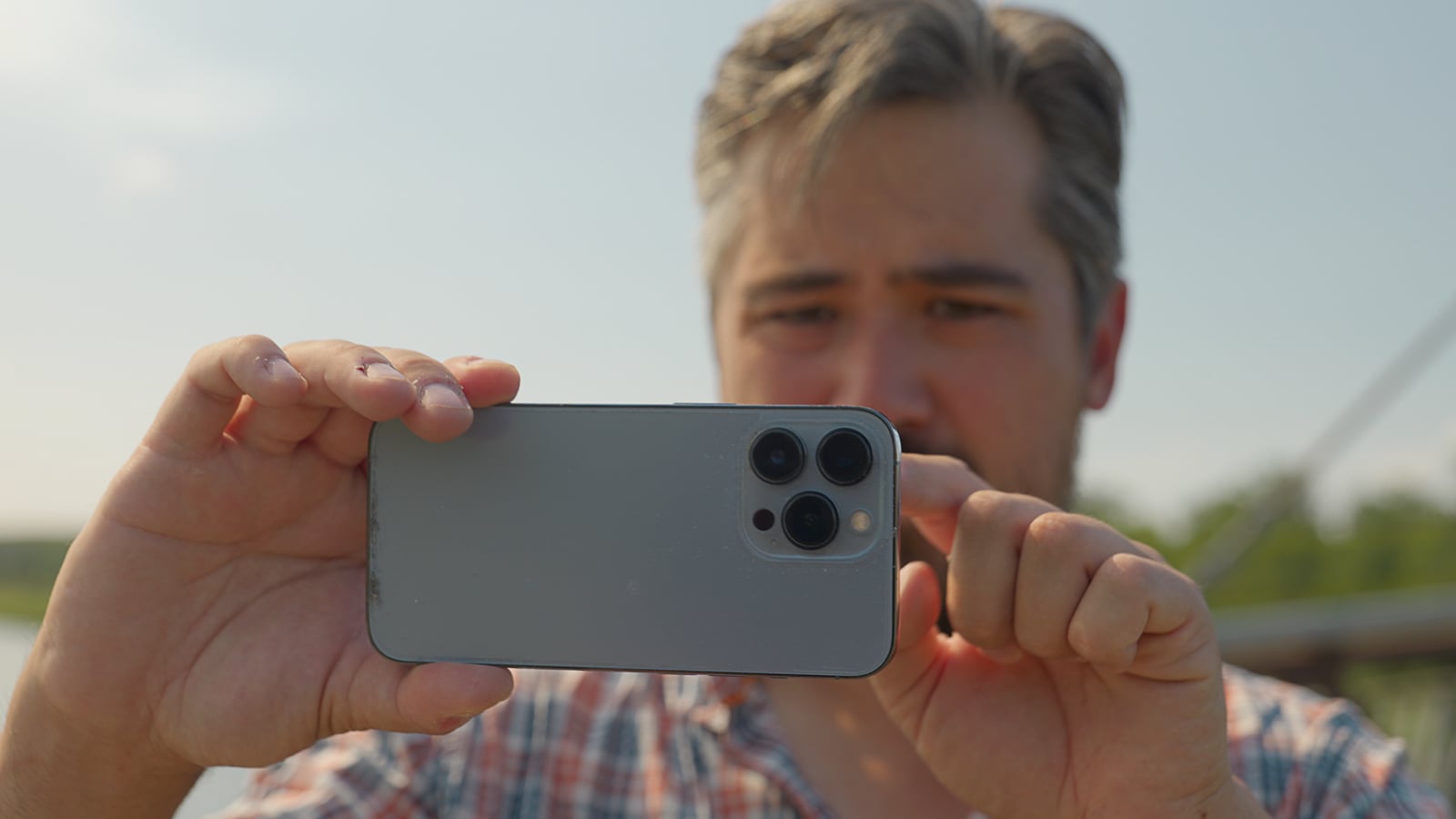 7 Reasons To Use a 'Real' Camera Instead of a Smartphone | PetaPixel