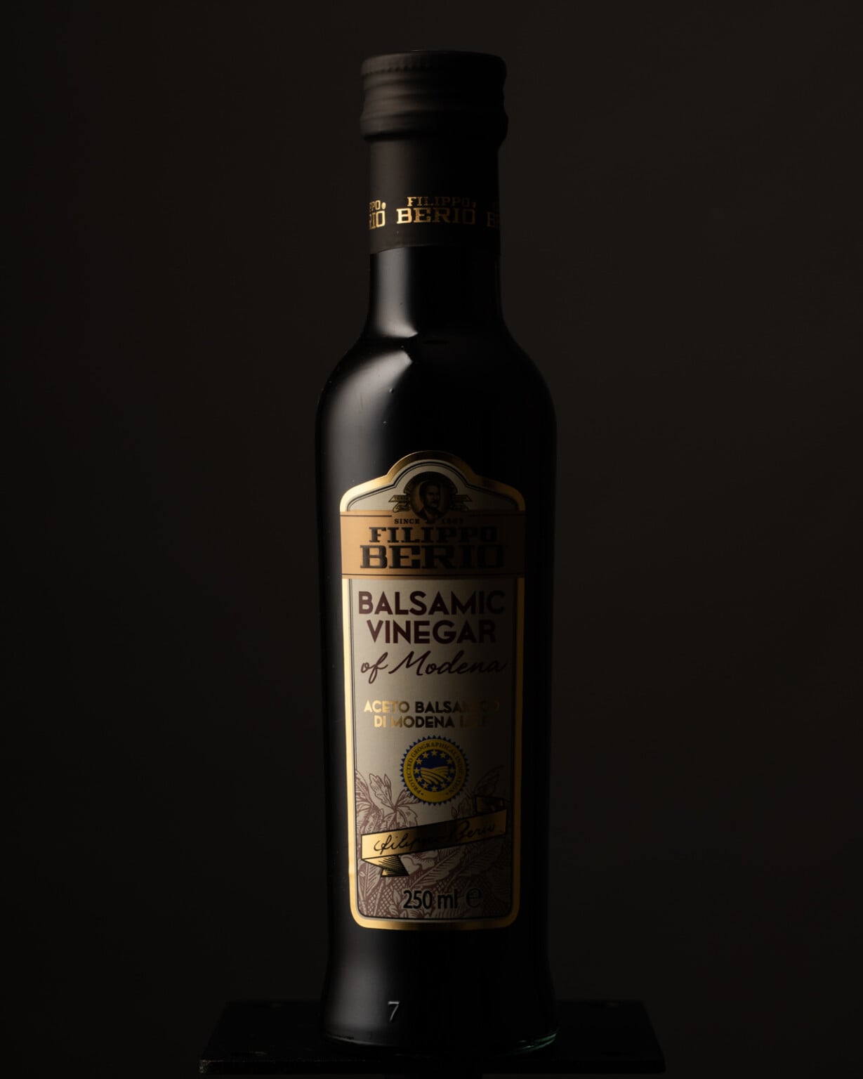 How to Create Gradients of Light for Product Photography | PetaPixel