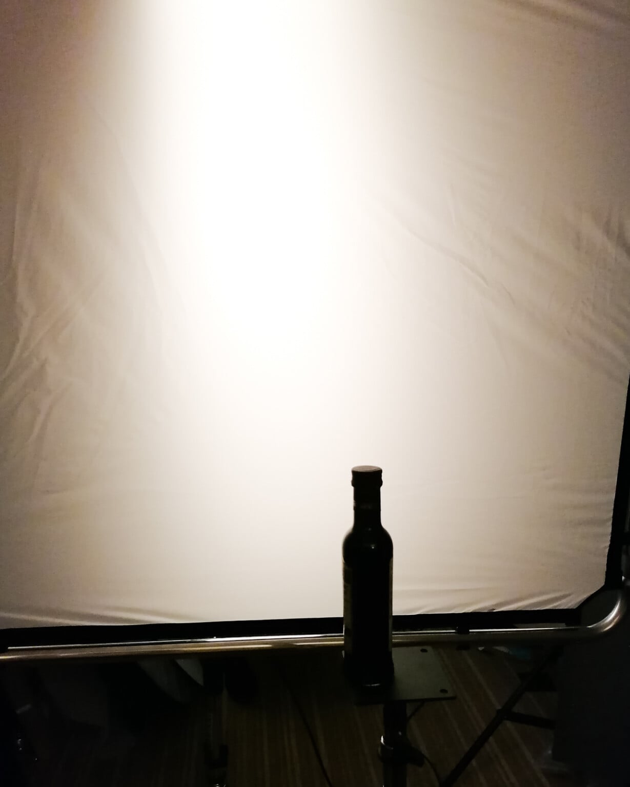 How to Create Gradients of Light for Product Photography | PetaPixel