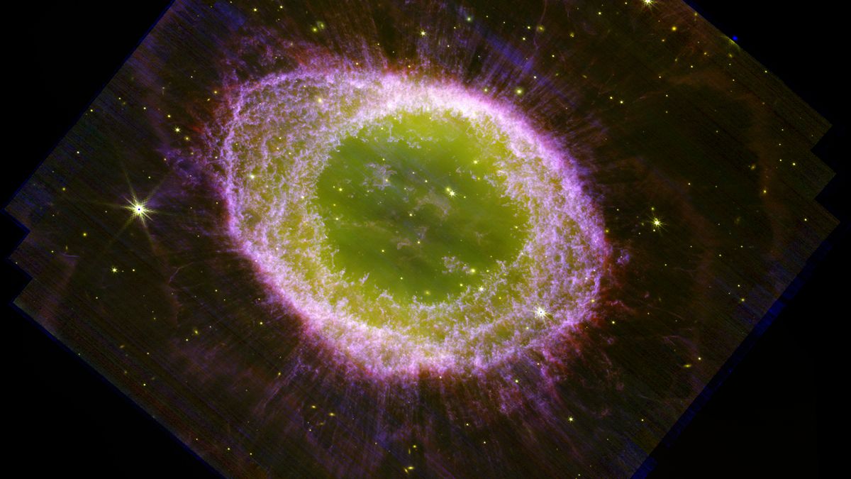 Astronomers Discover Gigantic Iron Bar Running Through Ring Nebula ...