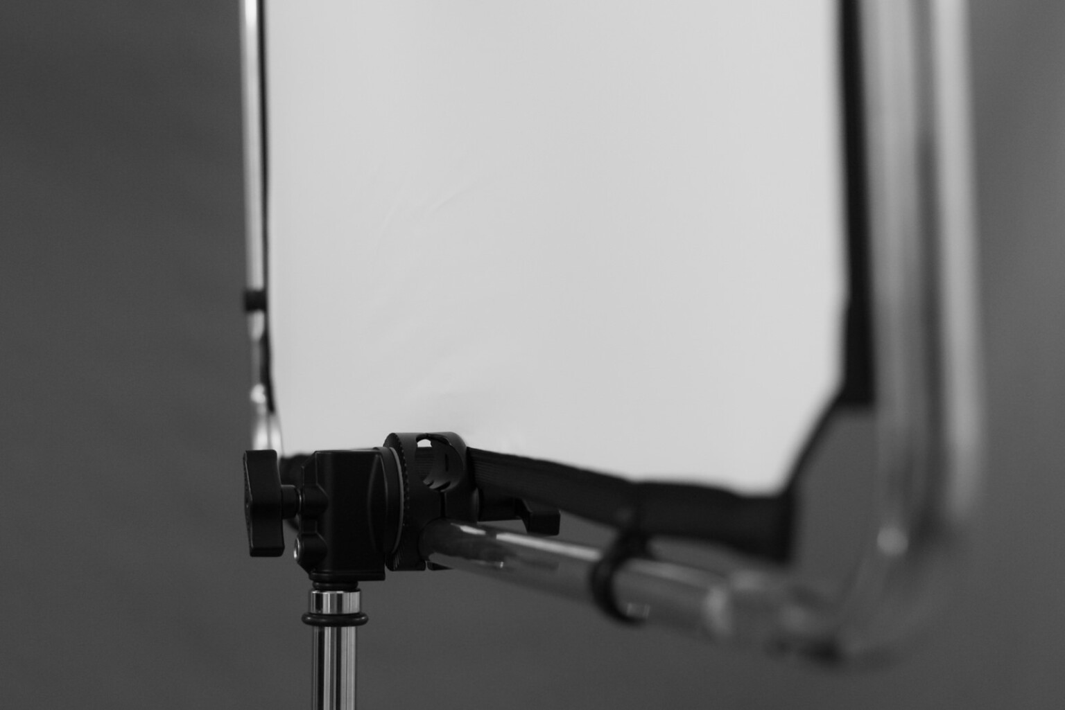 How to Create Gradients of Light for Product Photography | PetaPixel