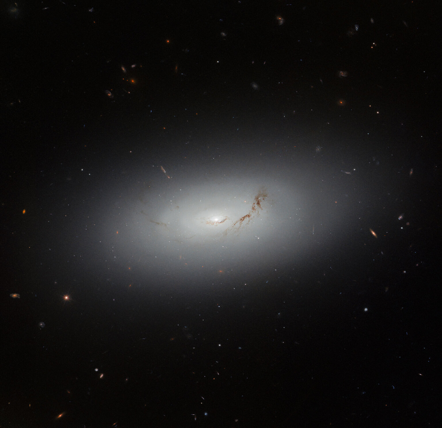 Hubble is Still Going Strong, Discovers 11-Billion-Year-Old 'Absorbing ...