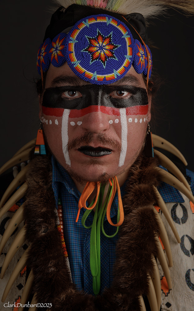 Photographer's Spectacular Portraits Taken at Native American Powwows ...