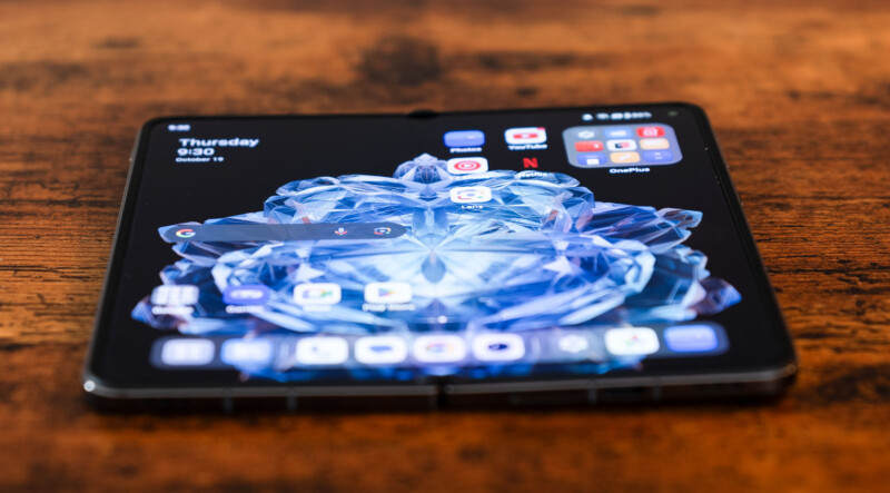 The OnePlus Open is a Folding Phone That Doesn't Compromise | PetaPixel
