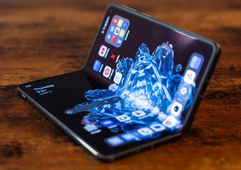 The OnePlus Open is a Folding Phone That Doesn't Compromise | PetaPixel