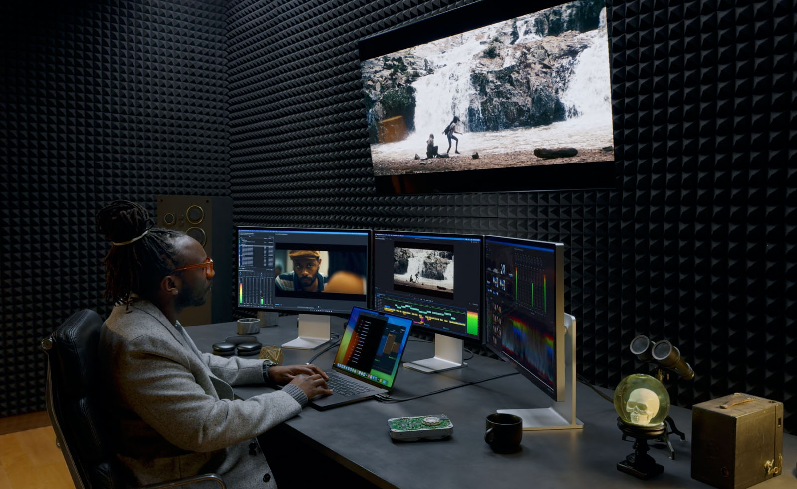 Apple's New 'Scary Fast' MacBook Pro Has M3 Chips, Sleek Black Finish ...