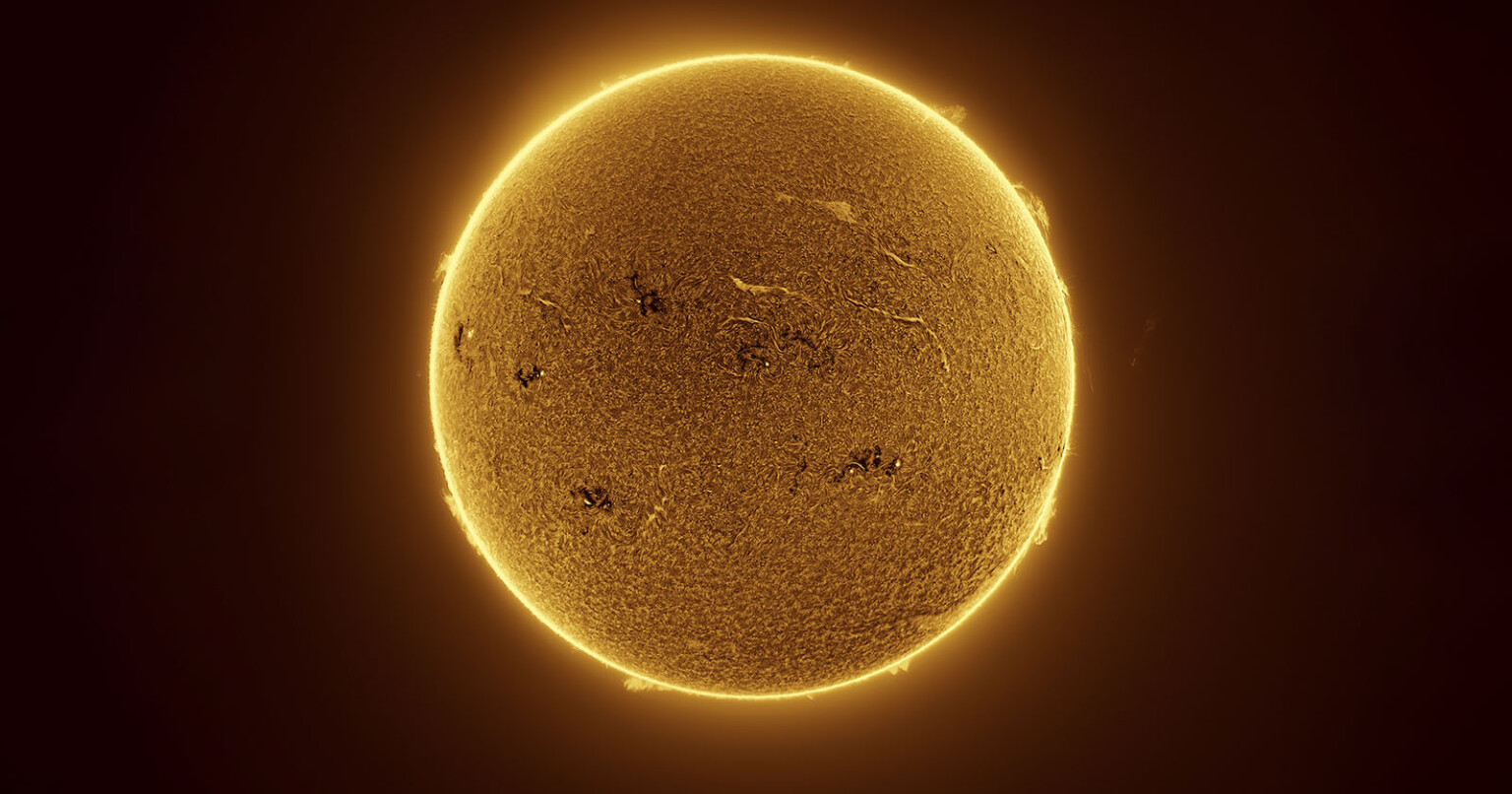 Photographer Captures Timelapse of Sun During Intense Solar Storms ...
