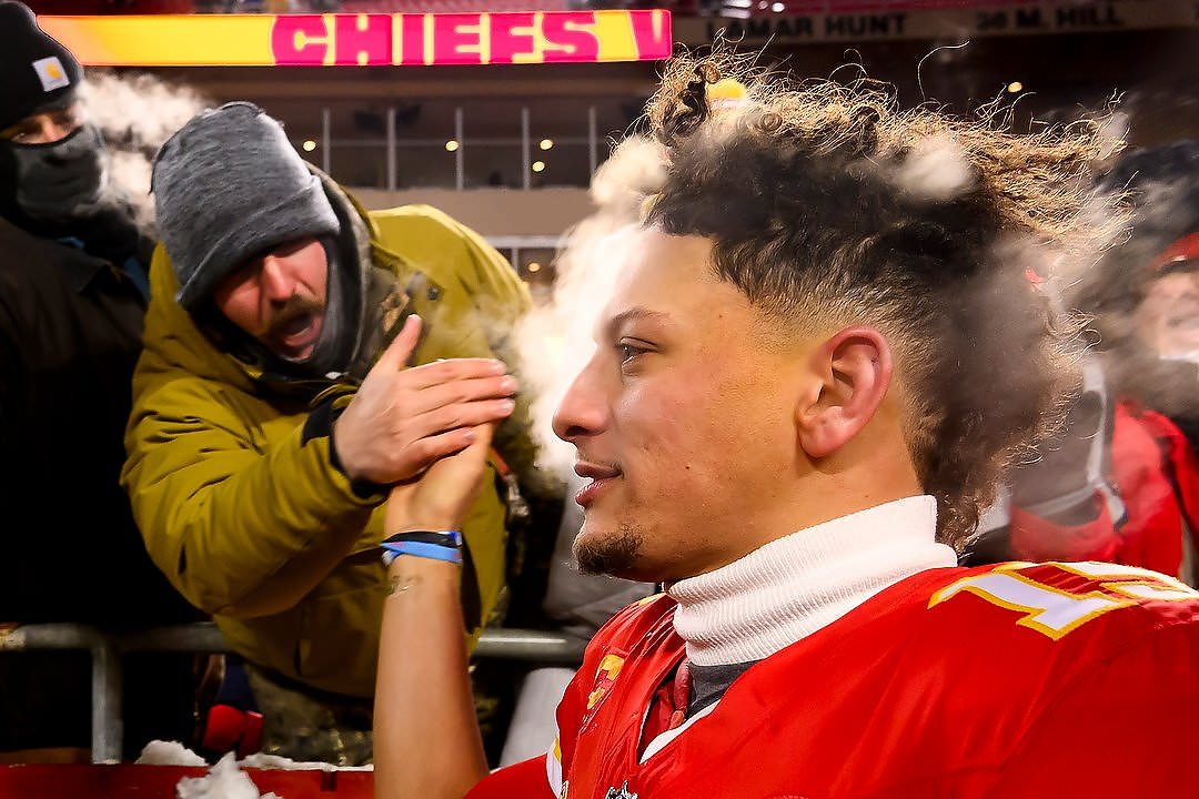 How I Survived Shooting One of the Coldest NFL Games Ever | PetaPixel