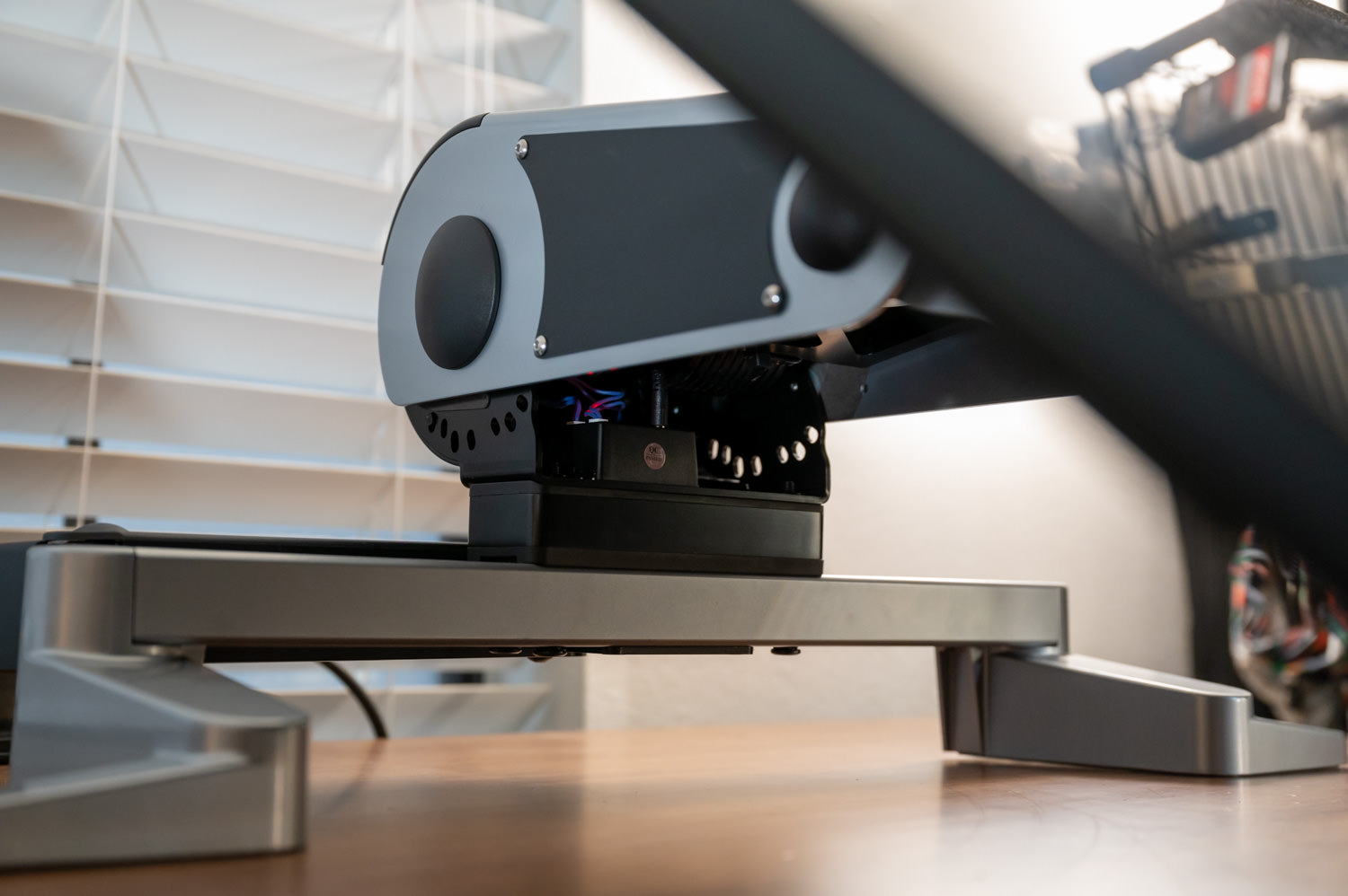 Xoot_Pro Adjustable Display Stand Review: An Innovative Stand That ...