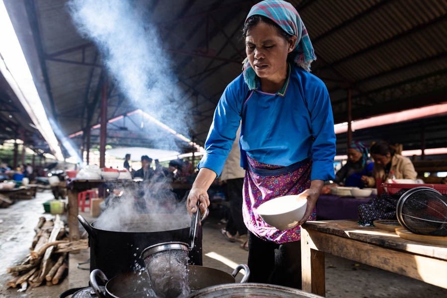 How to Shoot the Busiest Street Scenes in Asia | PetaPixel