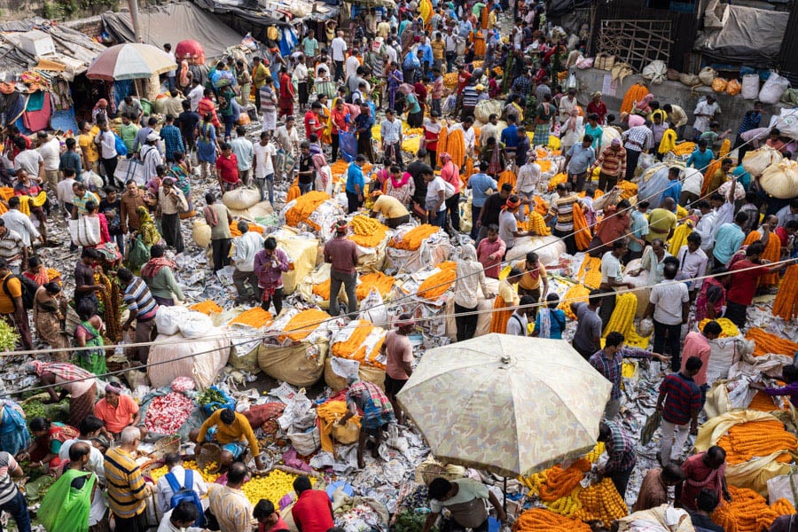 How to Shoot the Busiest Street Scenes in Asia | PetaPixel