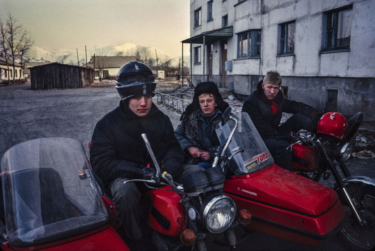 Photographer's Powerful Images From the End of the Brutal Gulag System ...