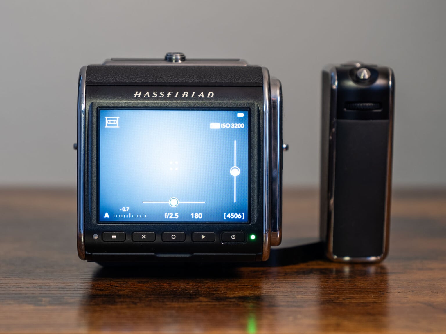 Hasselblad 907X CFV 100C Review: Vintage Soul, Modern Image Quality ...