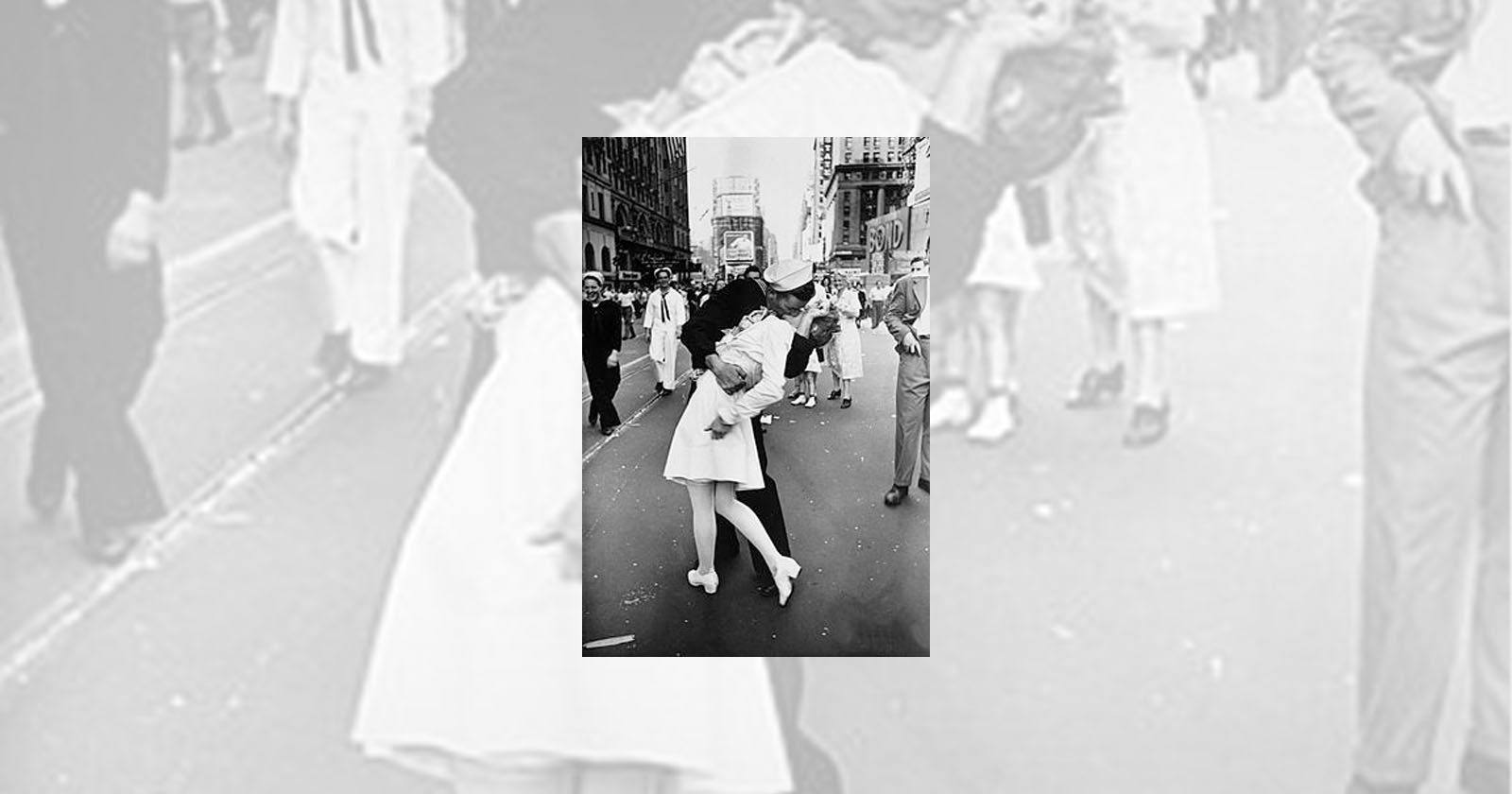VA Backtracks on Plan to Ban Iconic V-Day Kiss Photo From Facilities ...