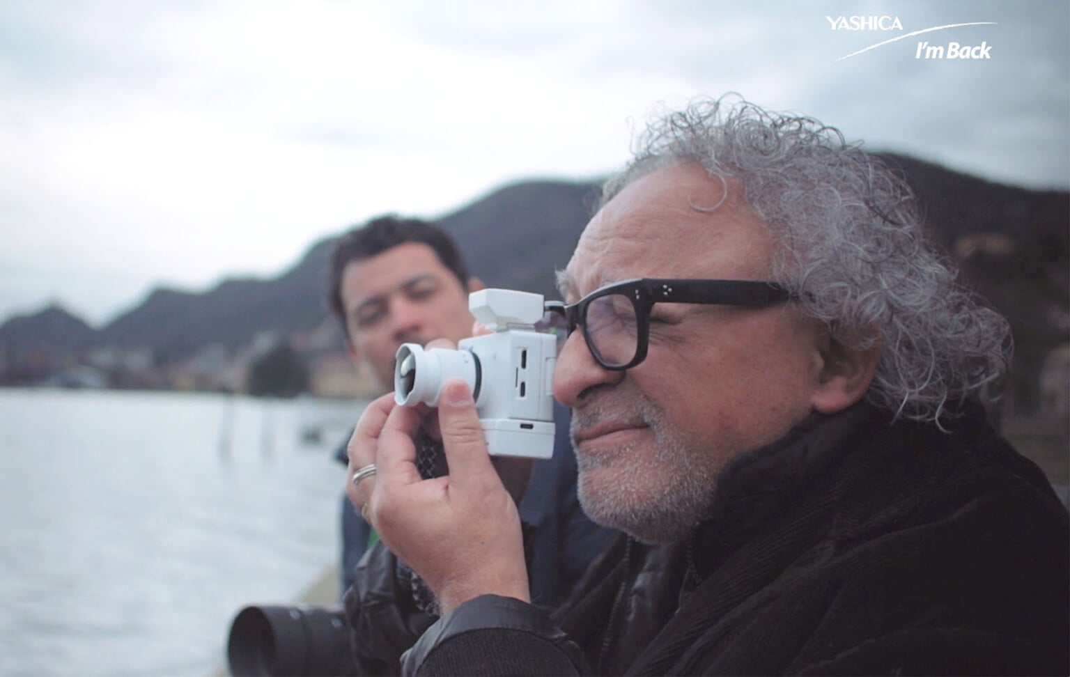 The 'Micro Mirrorless' Is the World's Smallest Interchangeable Lens ...