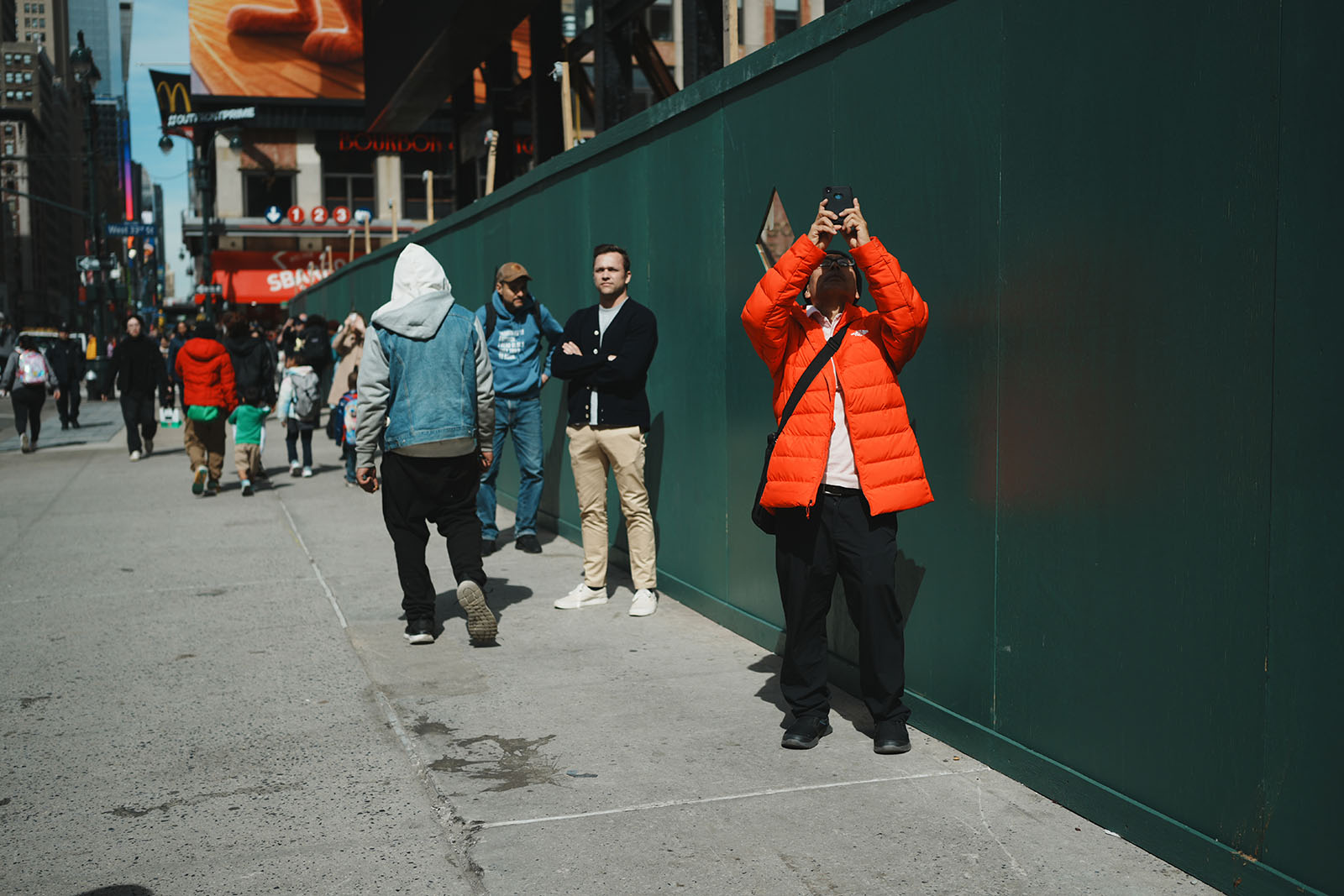 The Faces of the Eclipse From the Streets of New York City | PetaPixel