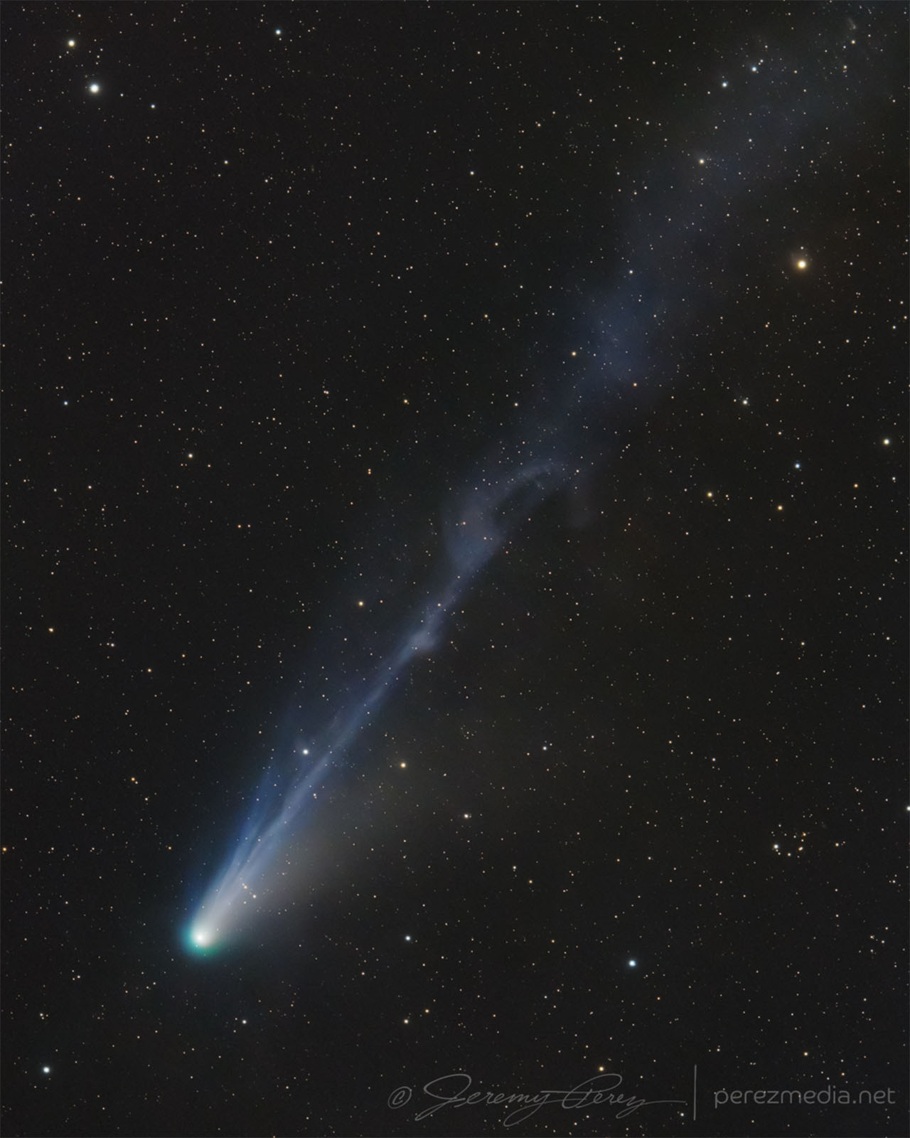 Explaining the Mystery of These Fiery SpaceX Rocket Photos | PetaPixel