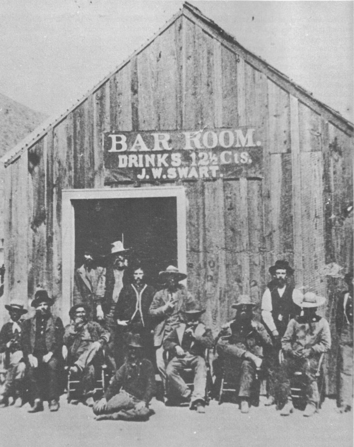 Photos Reveal What Life was Like in Saloon Bars of The Wild West ...