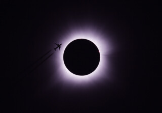 Airplane Kissing the Solar Eclipse Wins Inaugural Photo Competition ...