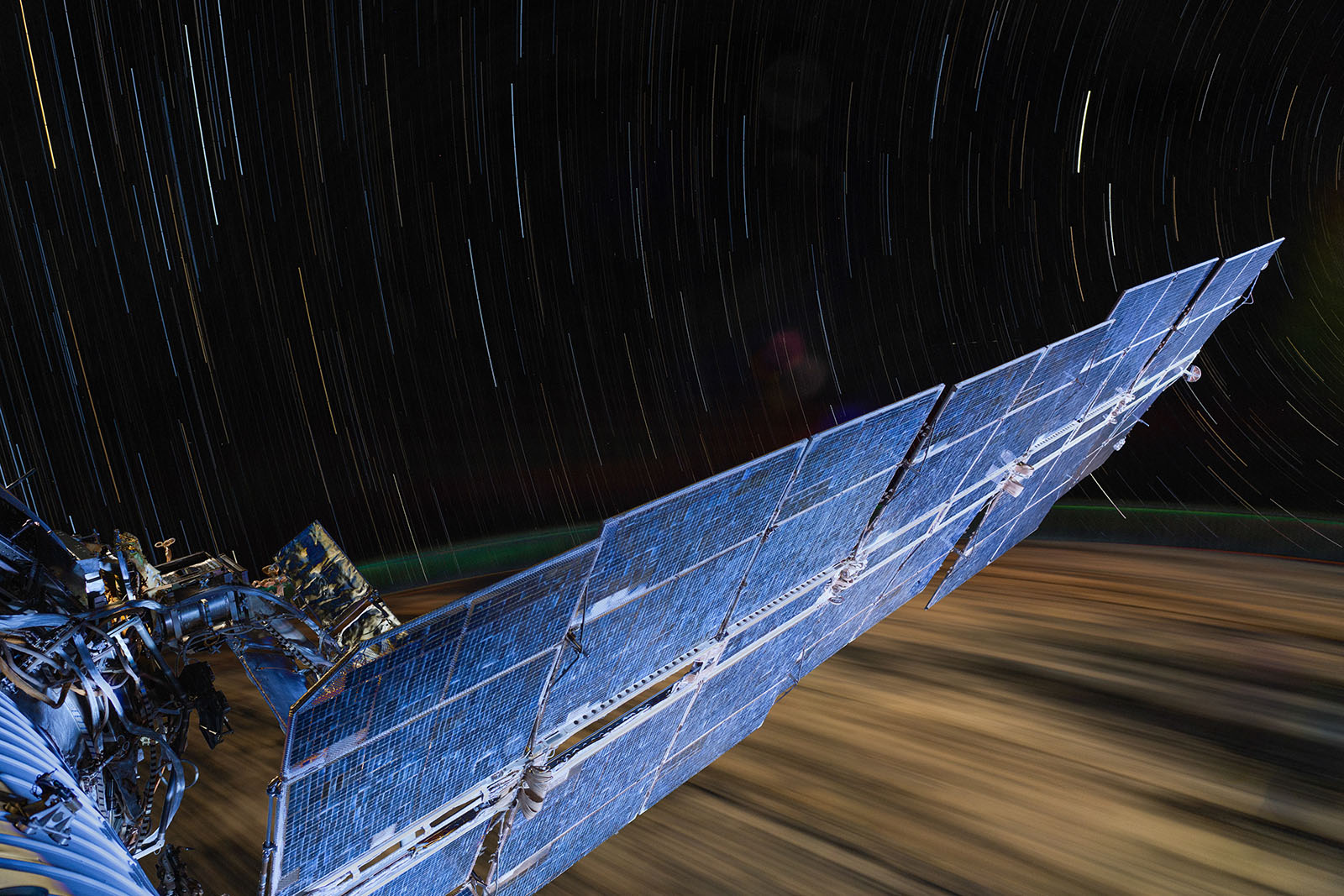 A NASA Astronaut is Taking Beautiful and Creative Photos Onboard the ...