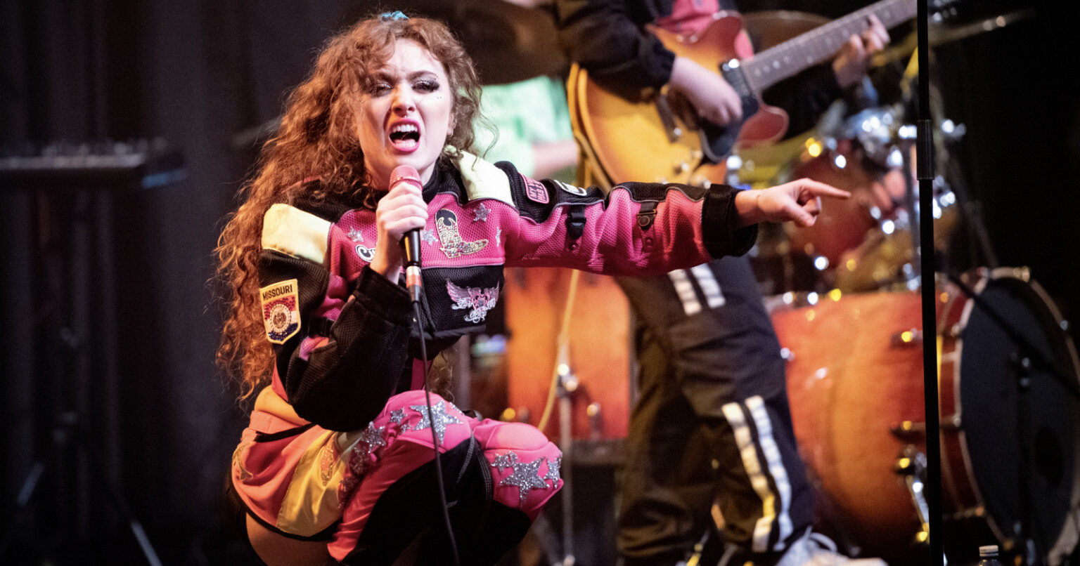 Photographers Praise Chappell Roan for Crediting Entire Team Behind ...