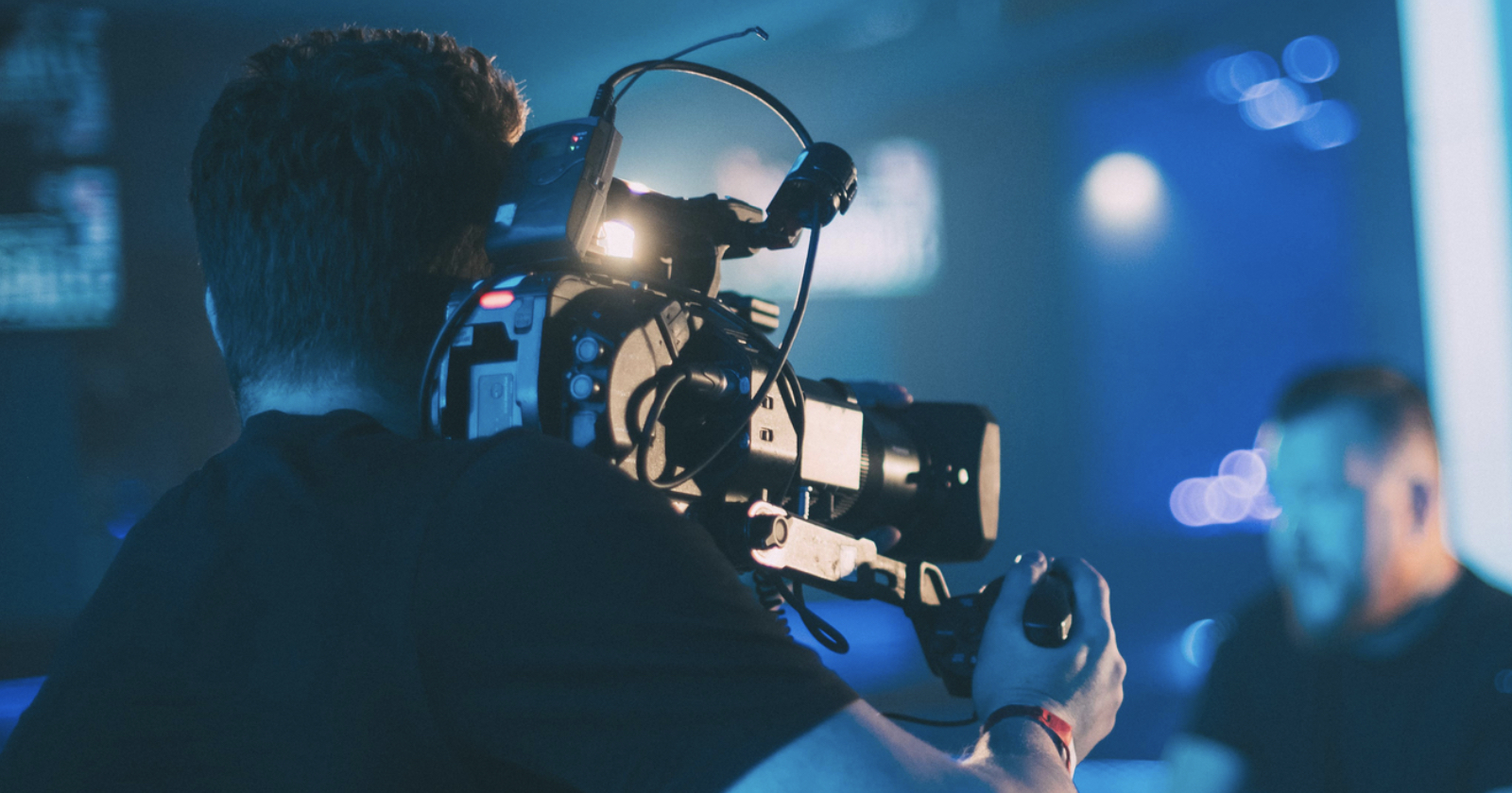 Videographer Robbed of Camera Gear After Being Tricked into Filming ...