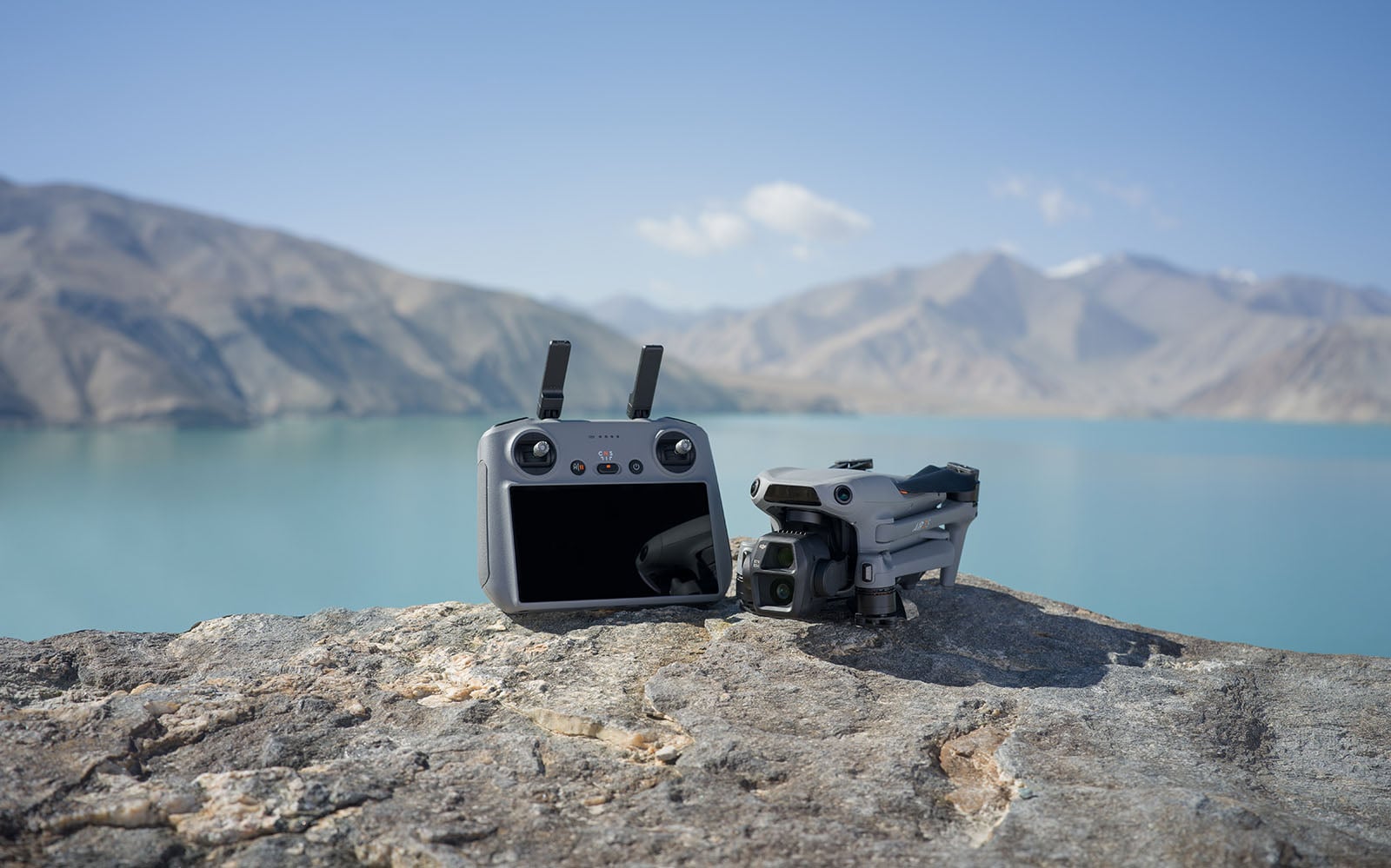 The DJI Air 3S is a Dual-Camera Drone With a Bigger Sensor and 10-Bit ...