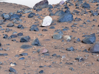 Perseverance Rover Spies Incredible Blue Rocks on Mars and Makes ...