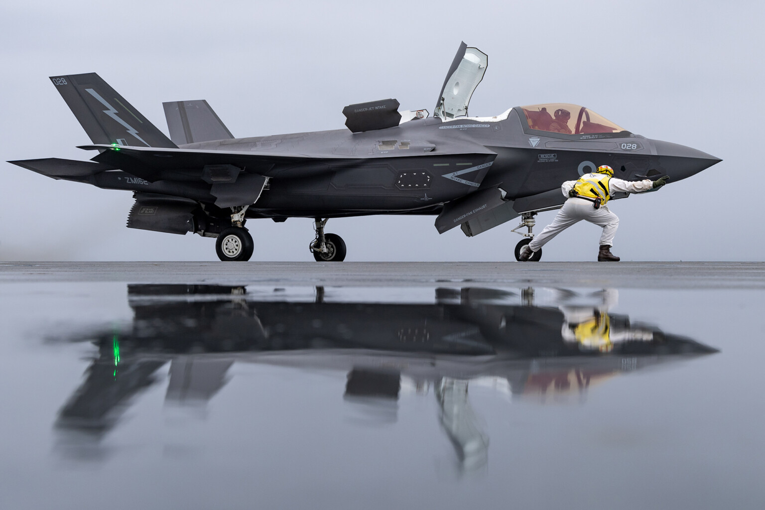 RAF Photographers Reach For The Skies In High-Octane Photo Contest ...