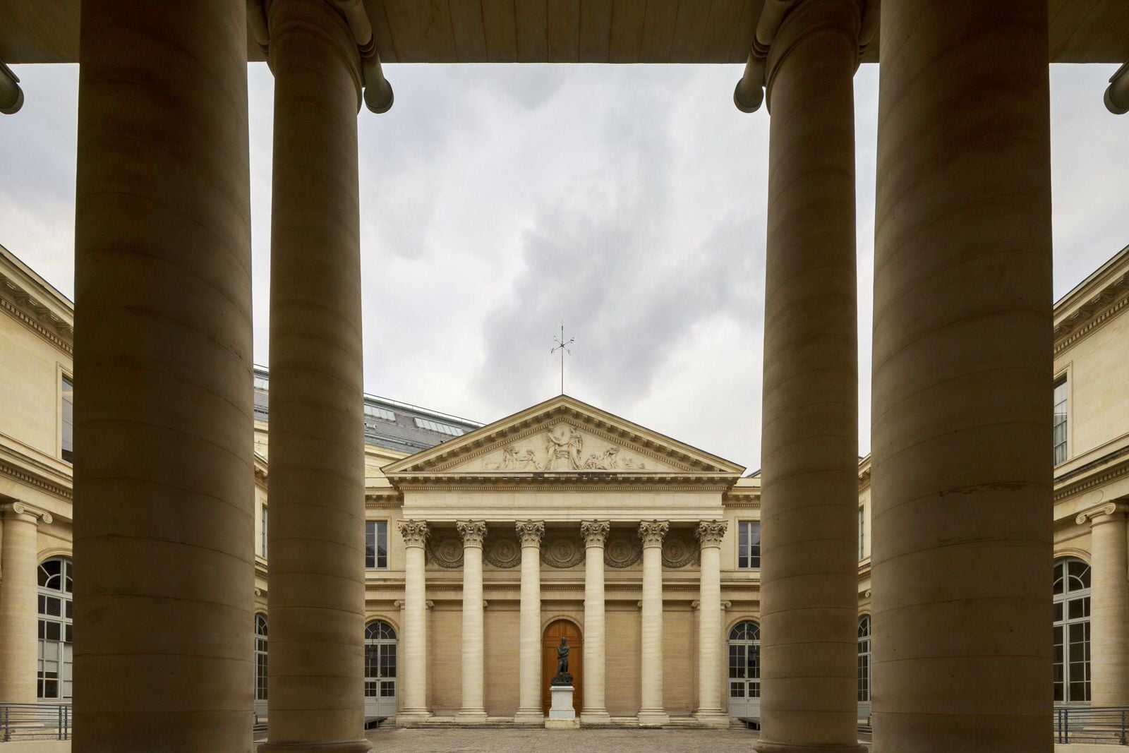 Photos Reveal the Architectural and Artistic Heritage of the University ...
