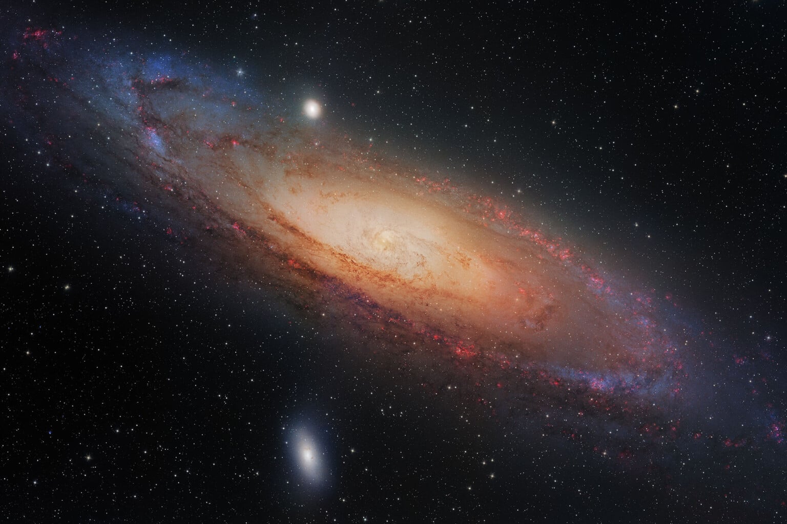Backyard Photographer Captures Stunningly Clear Photo of Andromeda ...