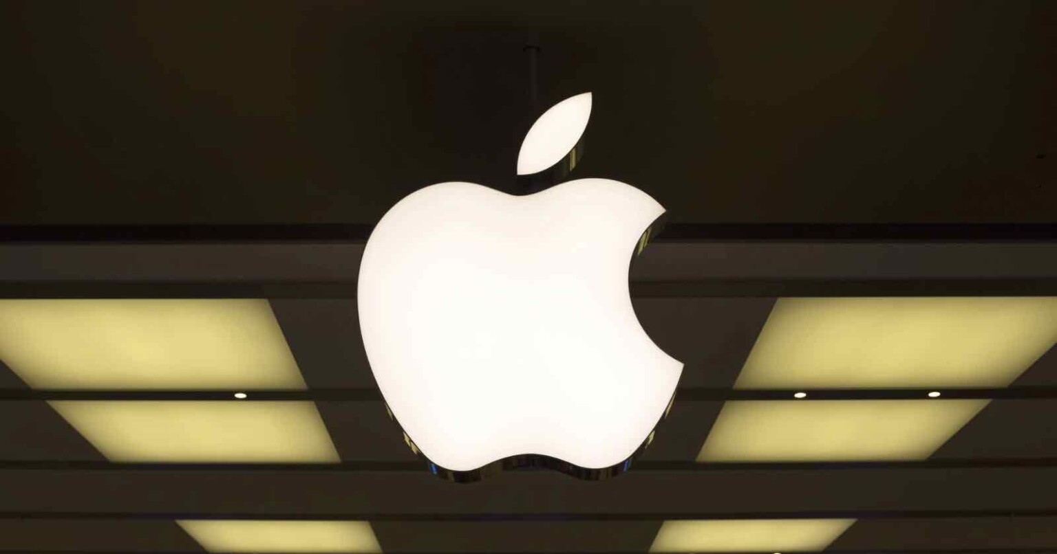 Apple Scraps AR Glasses, Backing Out of Competing With Meta’s Ray-Bans ...