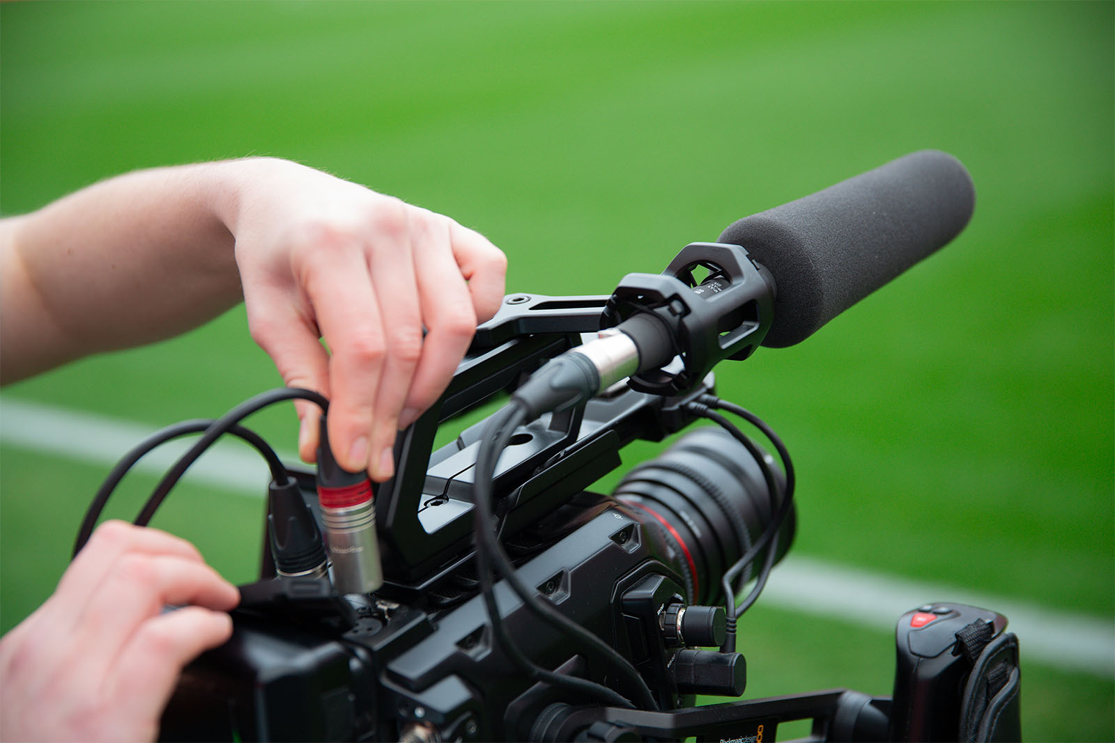 Sennheiser's New Climate-Proof Shotgun Mic Is Built for Pros | PetaPixel