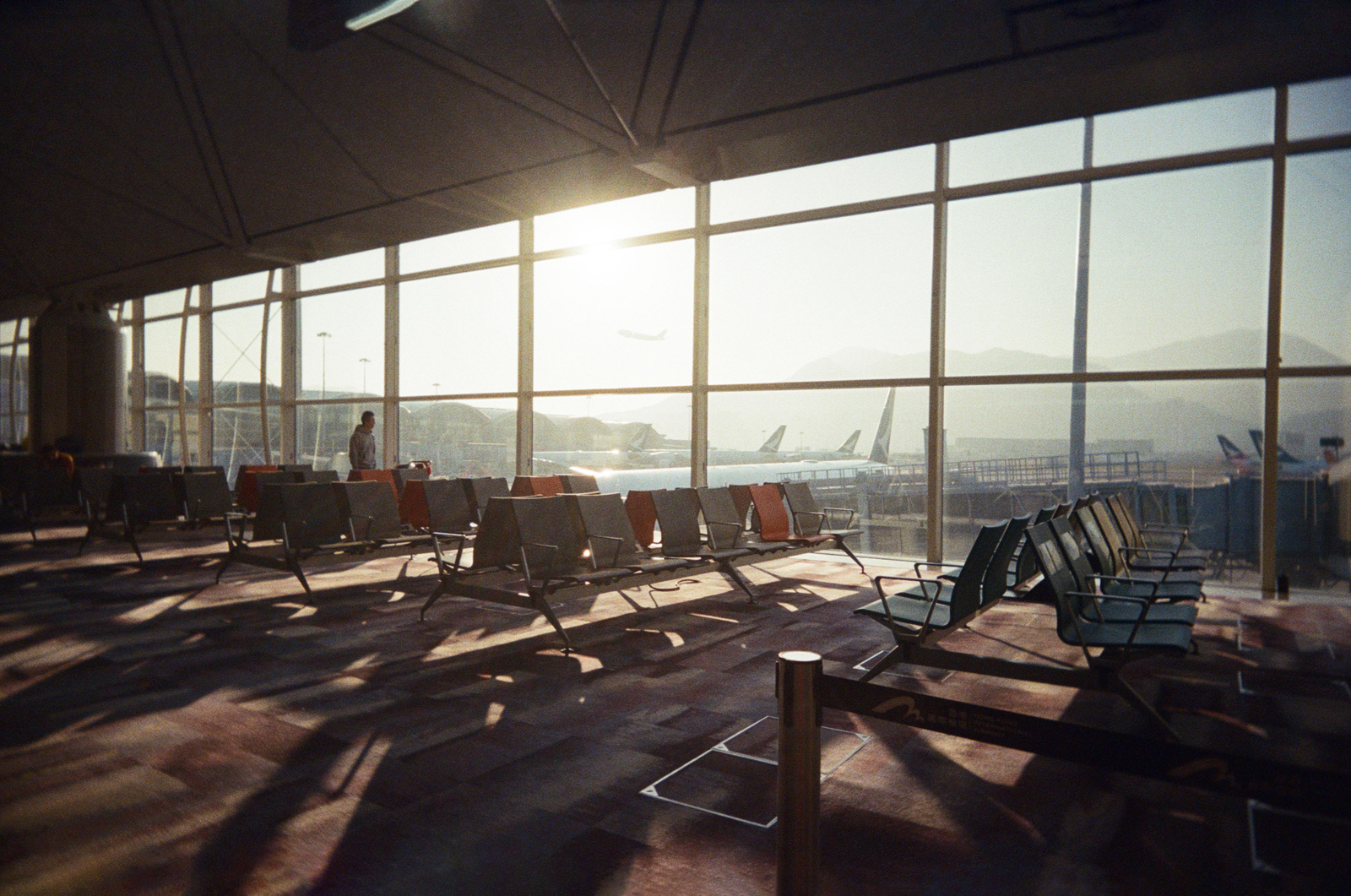 The Reto Pano 35mm Film Camera Switches Between Standard and Pano Modes ...